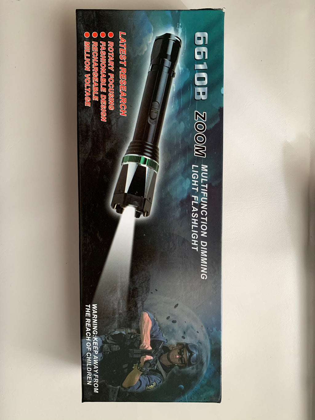 Lámpara con zoom 2000 lms TASER descarga eléctrica Cambia pila Fácil 6 ...